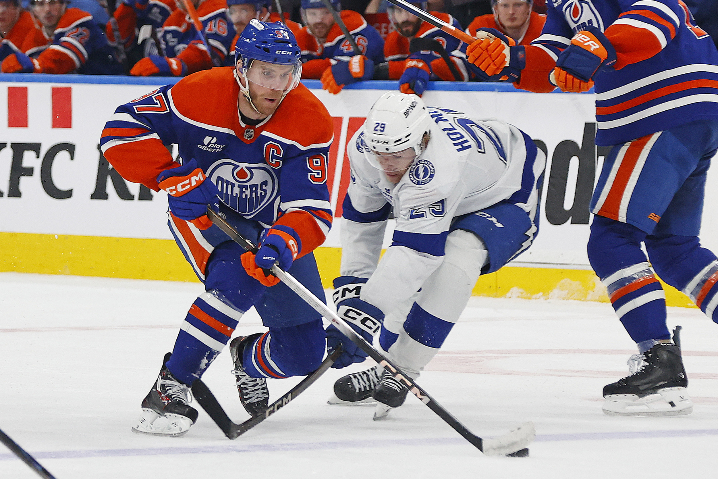 Connor McDavid backtracks on Knoblauch comments that sparked reaction