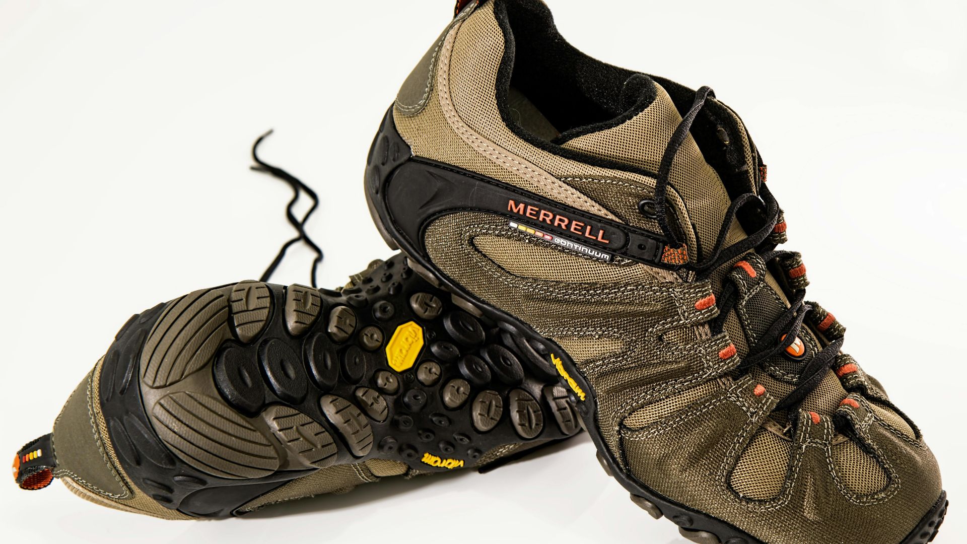 10 of the worst shoe choices men make & 10 of the best