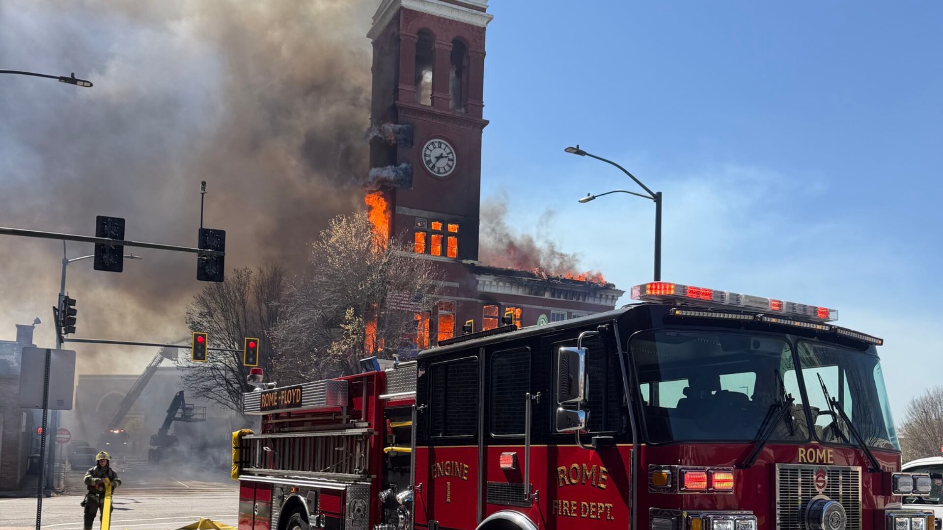 Floyd County Historic Courthouse evacuated after massive fire