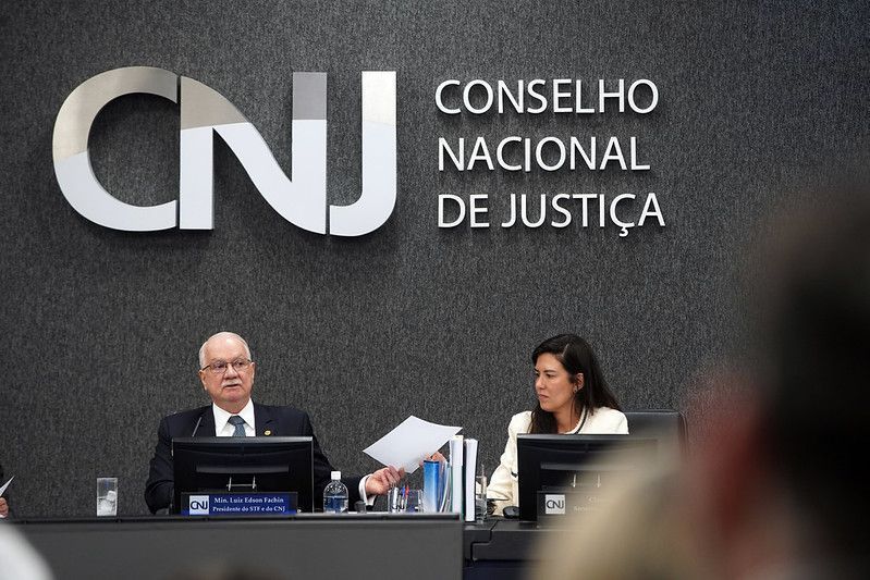 CNJ regulamenta alvarás a influenciadores mirins e permite publicidade