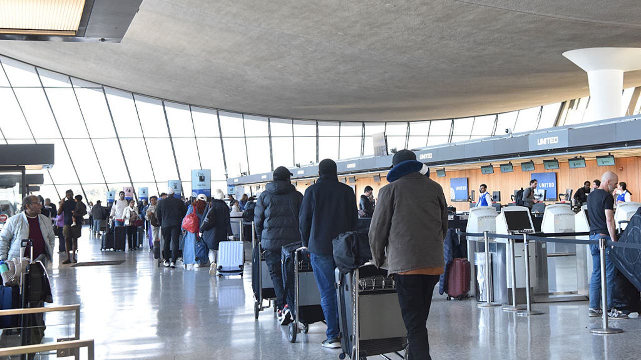 ICE agents spotted at Reagan National, still expected at Dulles