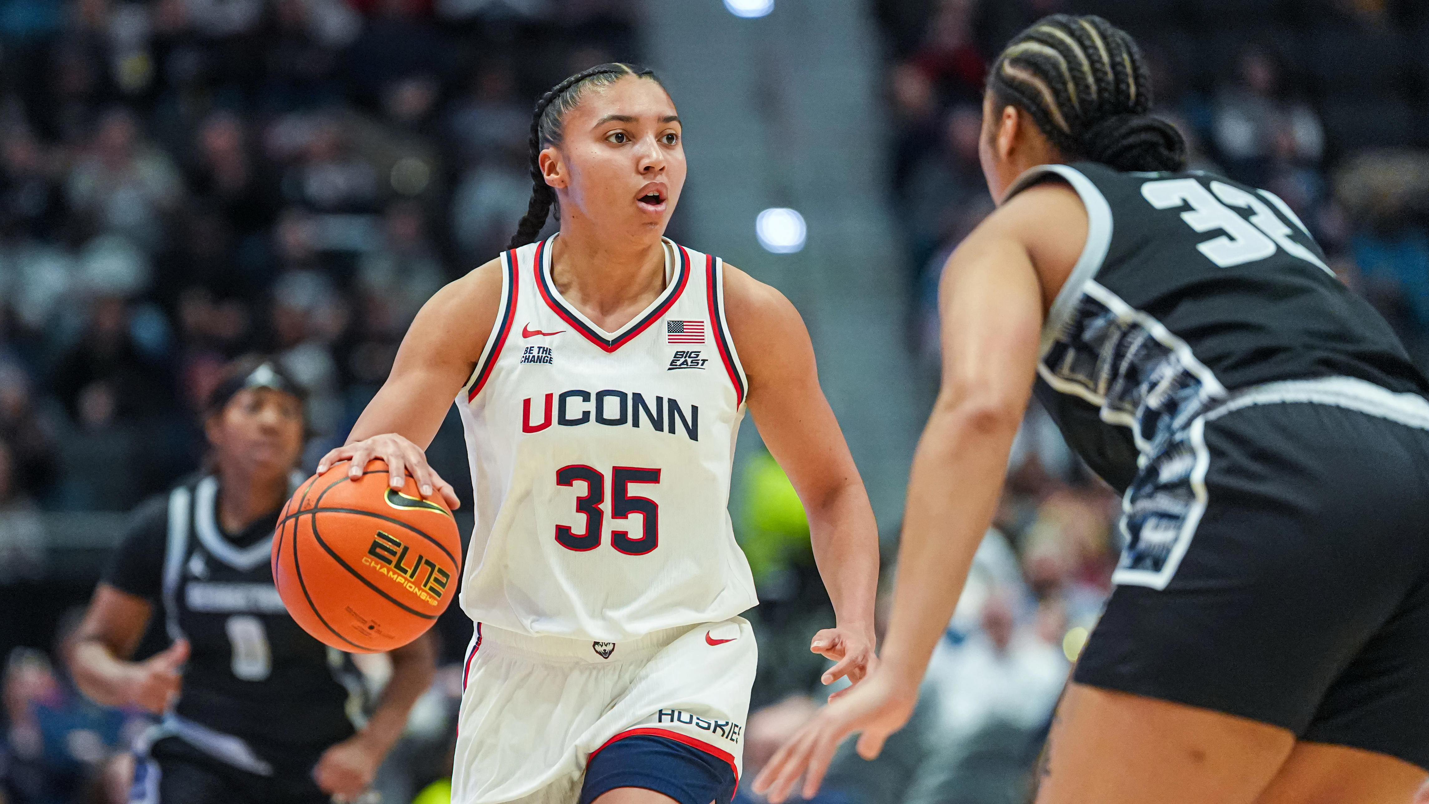 Diana Taurasi has high compliments for UConn star Azzi Fudd