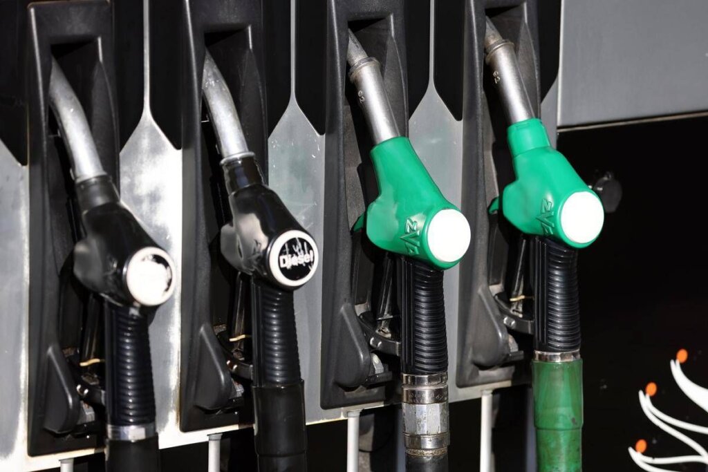 Caro carburanti, 10 consigli per risparmiare al distributore di benzina