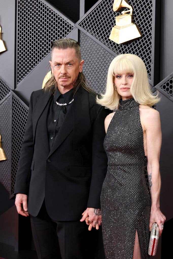 Kelly Osbourne shares family news amid split from fiancé Sid Wilson