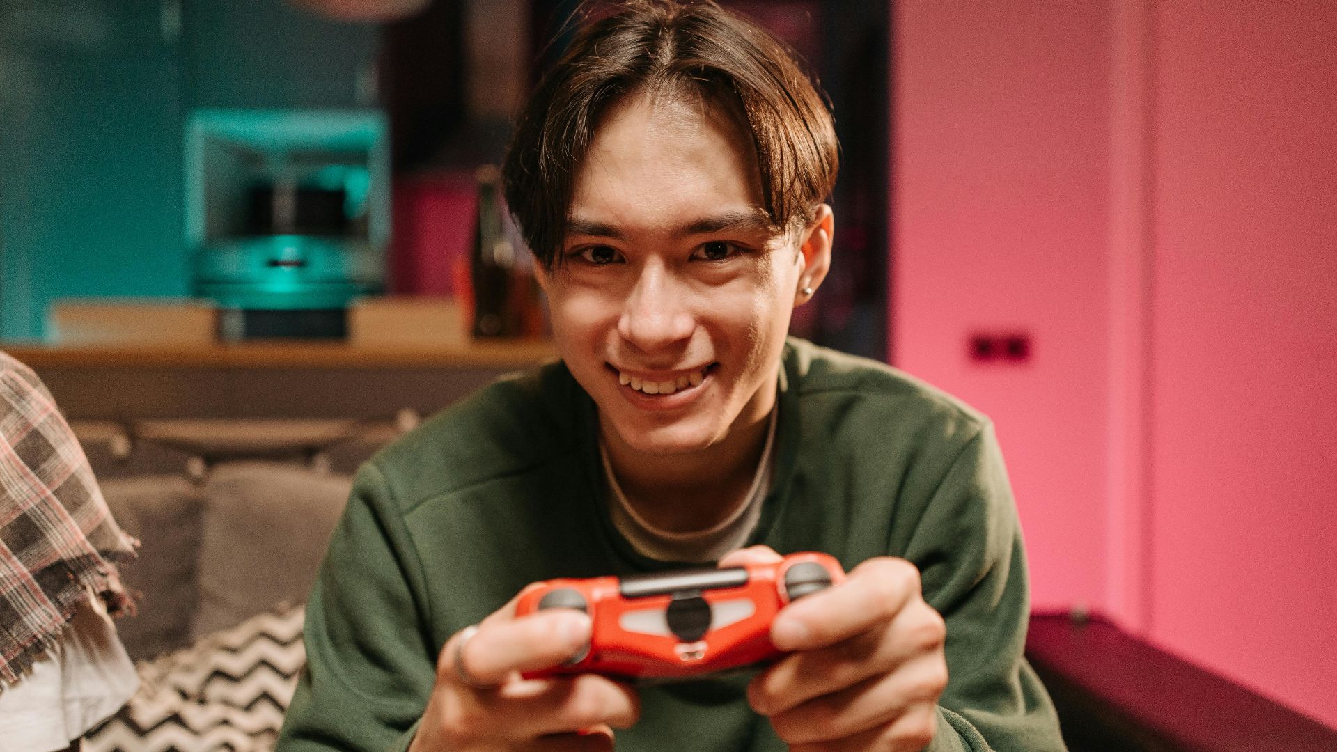 20 things gamers do that normal people think are unhinged