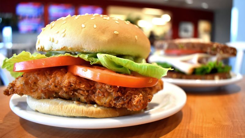 People drive from all over Oklahoma for the giant burger at this no ...