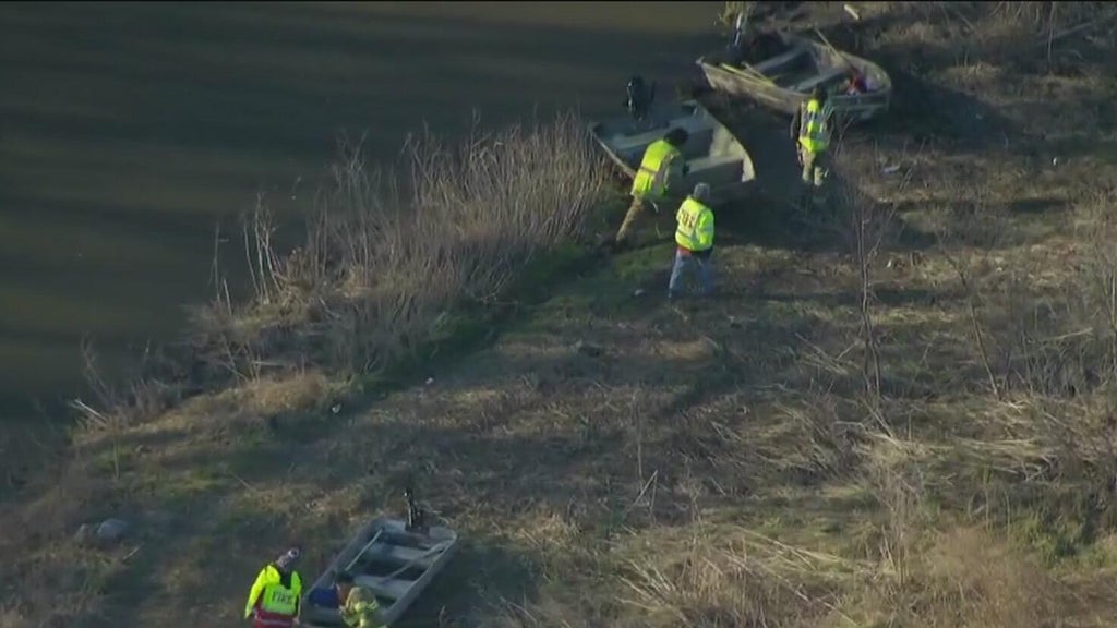 Fire crews launch search after man in vehicle goes into Deep River in ...