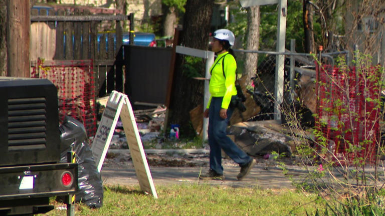 Neighbors still displaced, searching for answers after Lake Dallas ...