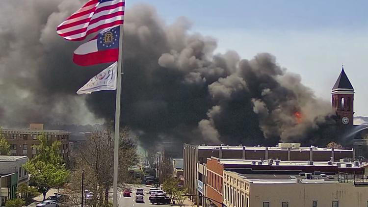 Major fire at old Floyd County Courthouse in Rome