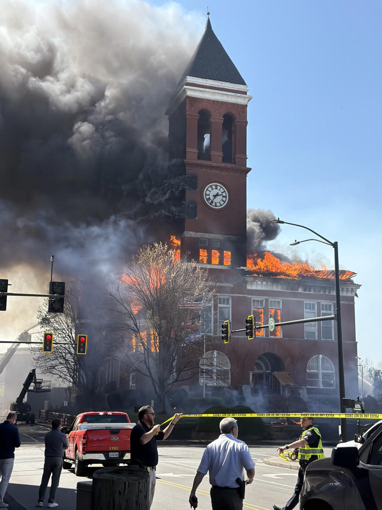 Fire breaks out at historic Georgia courthouse