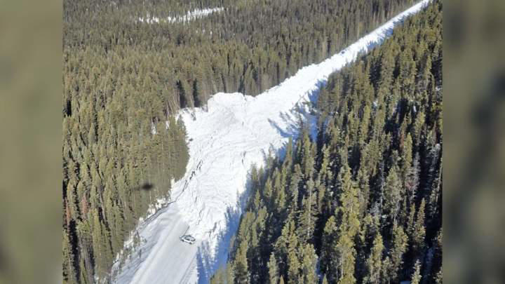 Massive avalanche closes Alberta’s Icefields Parkway until at least ...