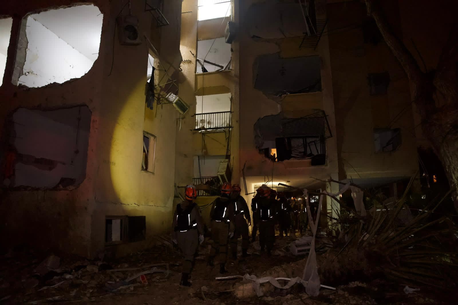 Watch: Rescue forces arrive at Arad impact site following Iranian ...