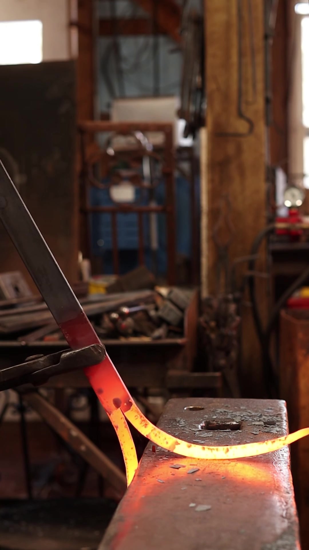 Forging ram’s horn scroll hooks
