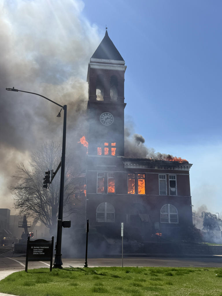 Fire breaks out at historic Georgia courthouse
