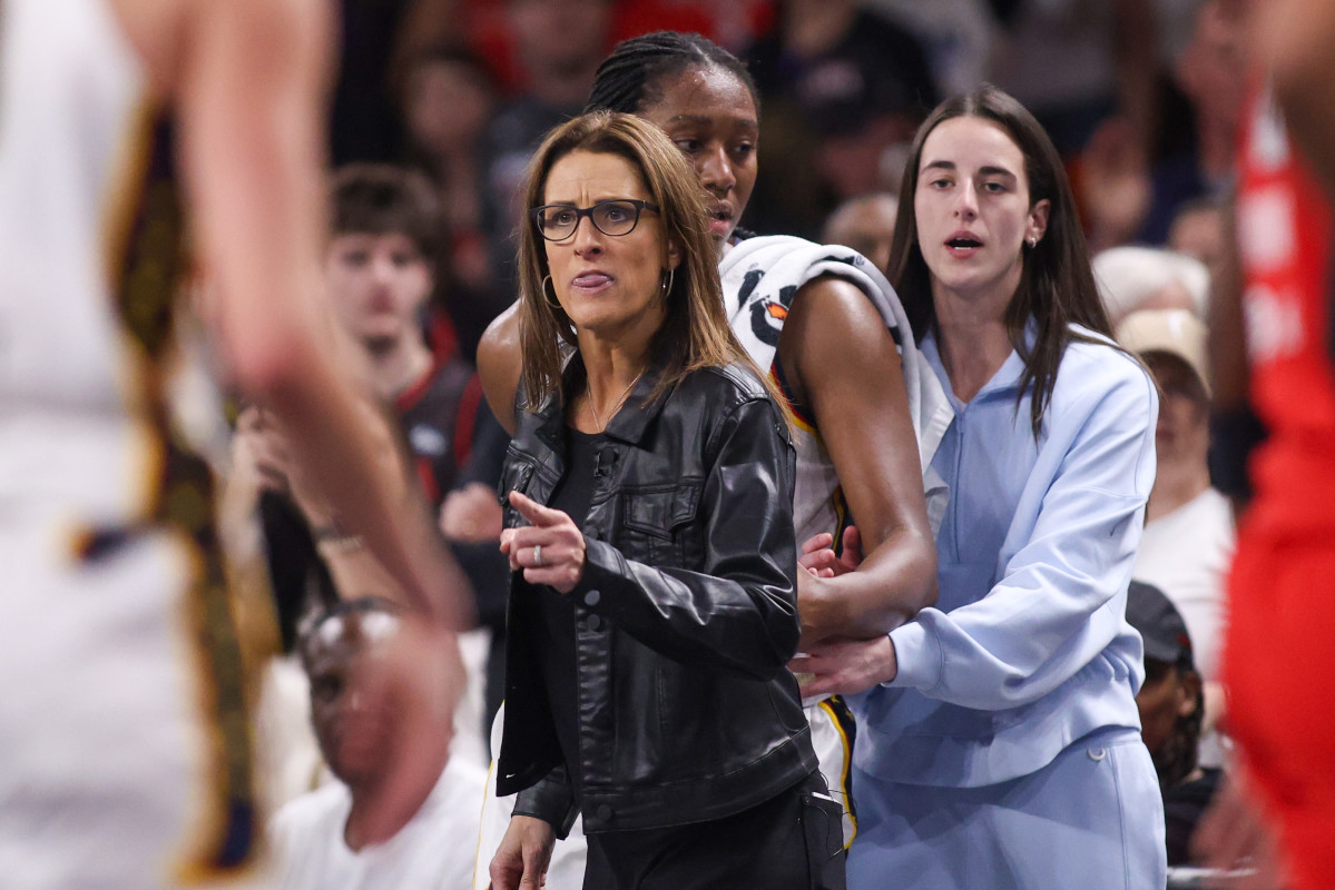 Indiana Fever honor David Simon's legacy after his passing at 64