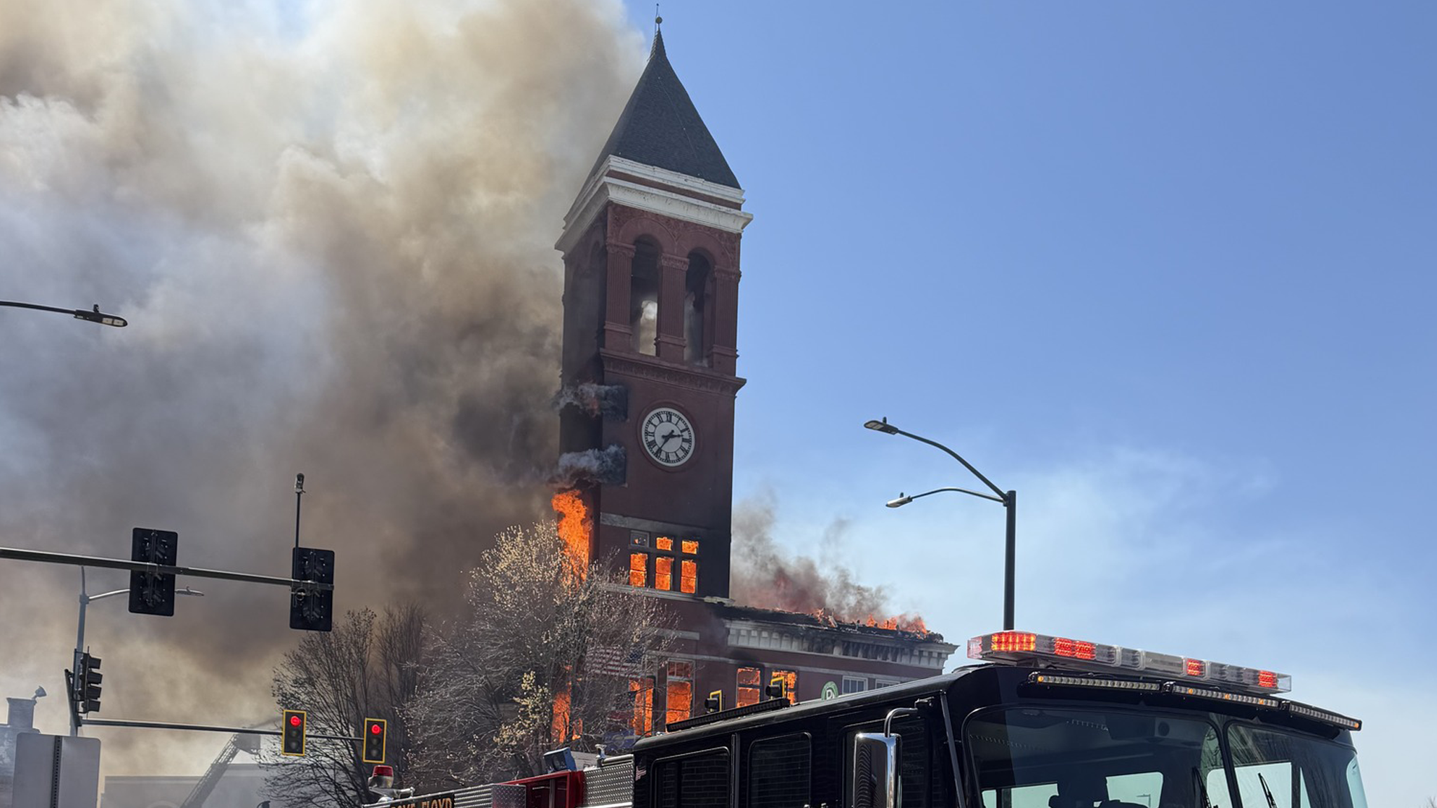 Crews respond to blaze at historic courthouse