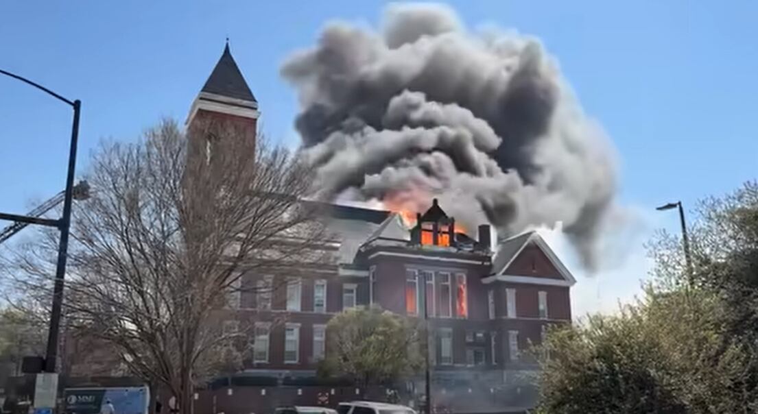 Video: Floyd County Historic Courthouse in downtown Rome fully engulfed ...