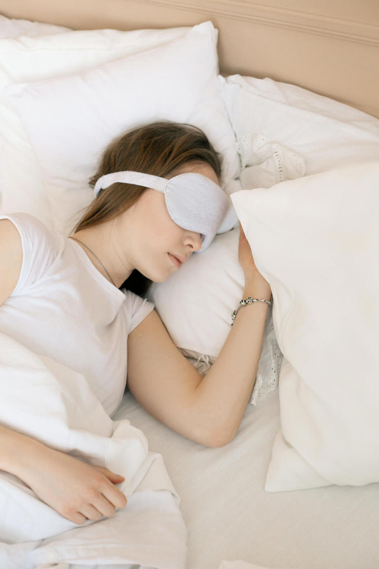 A complete guide to better sleep: routines to adopt, mistakes to avoid ...