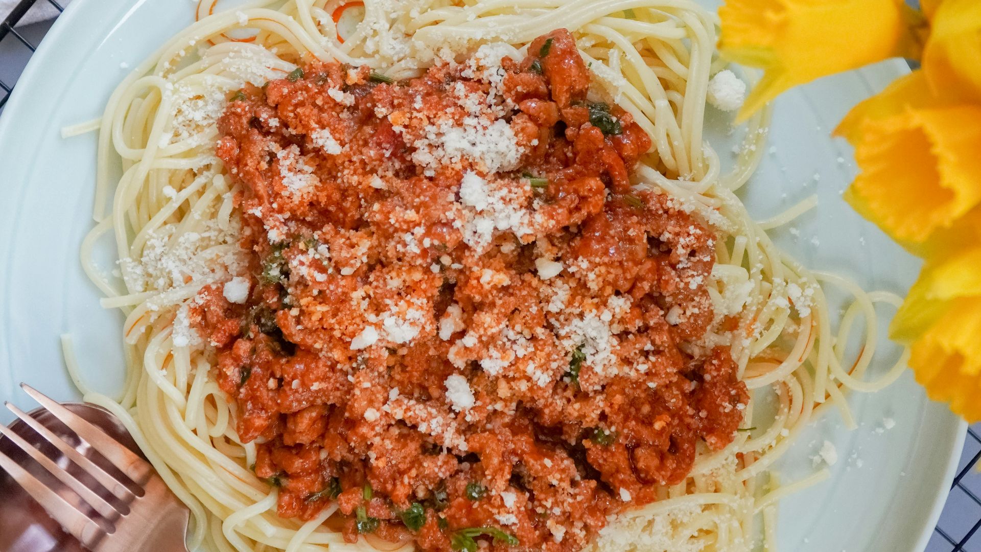 10 pantry pasta recipes under 20 minutes & 10 gourmet upgrades