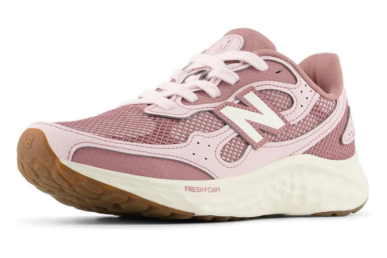 We found Scarlett Johansson’s podiatrist-approved sneakers — shoppers ...