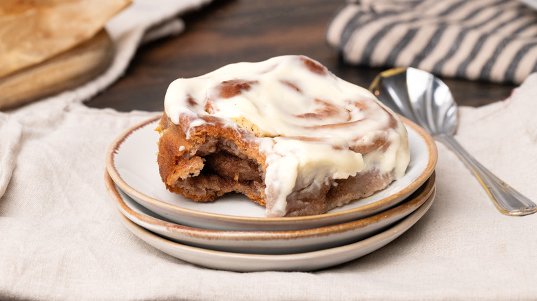 Gluten-free cinnamon rolls and cream cheese icing recipe
