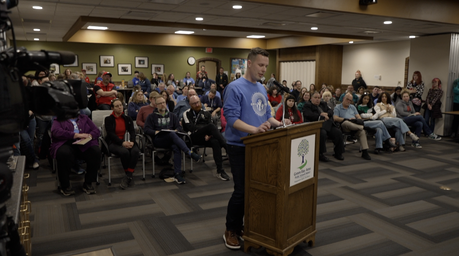 Green Bay community asks district to spare Fine Arts Institute in ...