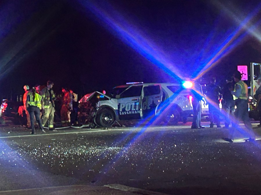 GSP: Savannah PD officer involved in wreck had lights, siren on