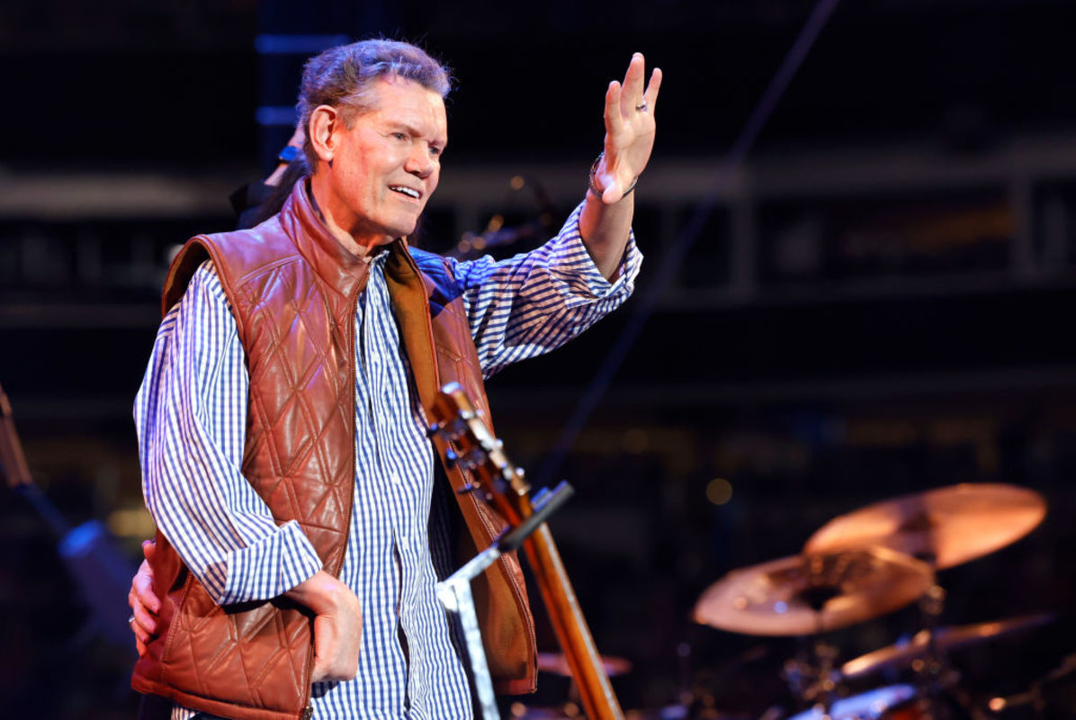 Beloved '90s Singer Sends Public Message to Late Chuck Norris