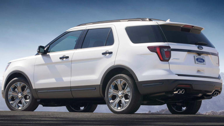 The full-size Ford SUV with a twin-turbo V6 is a well-rounded family ...