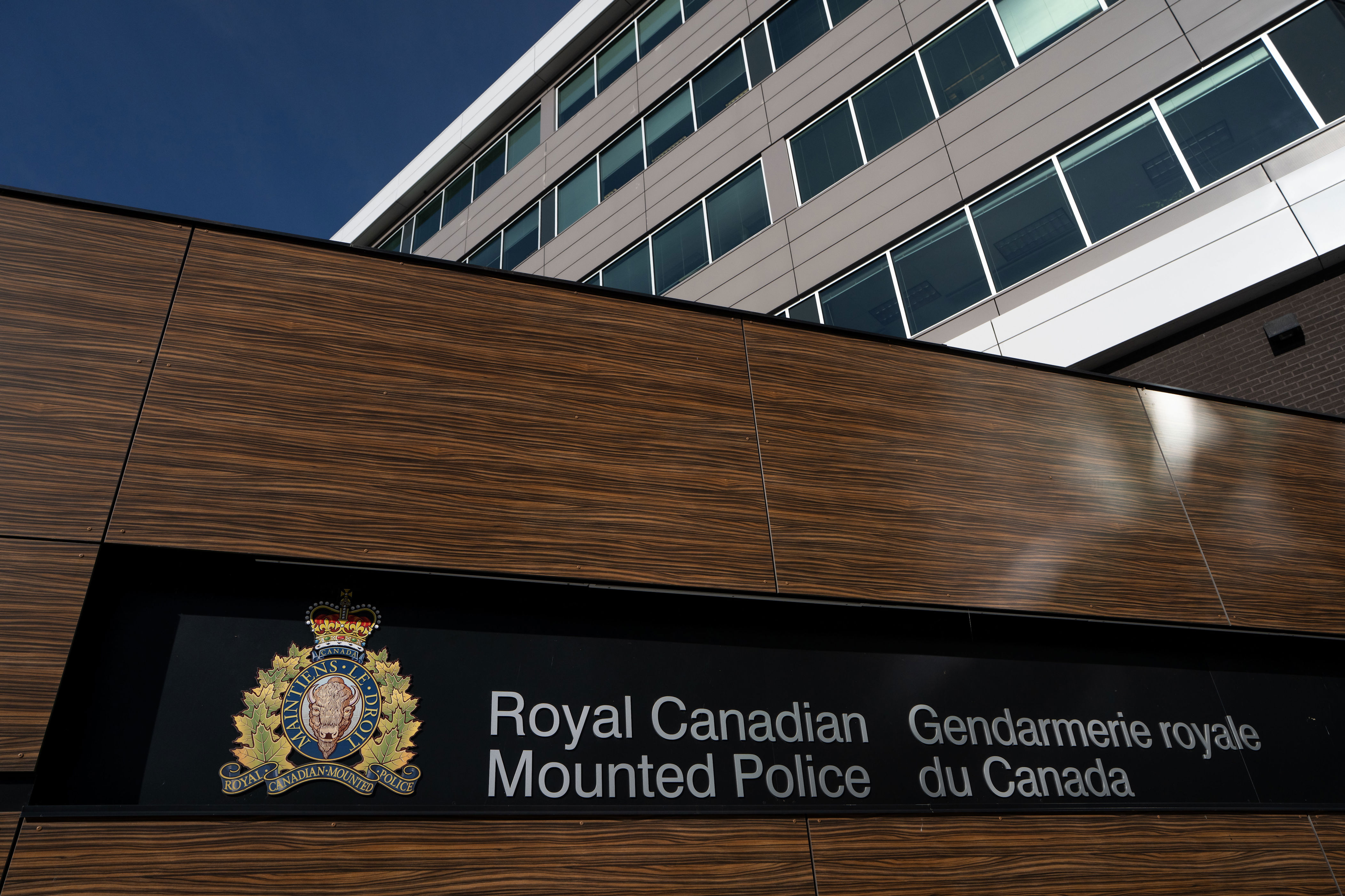 RCMP recruiting challenges can be met while keeping contract policing ...