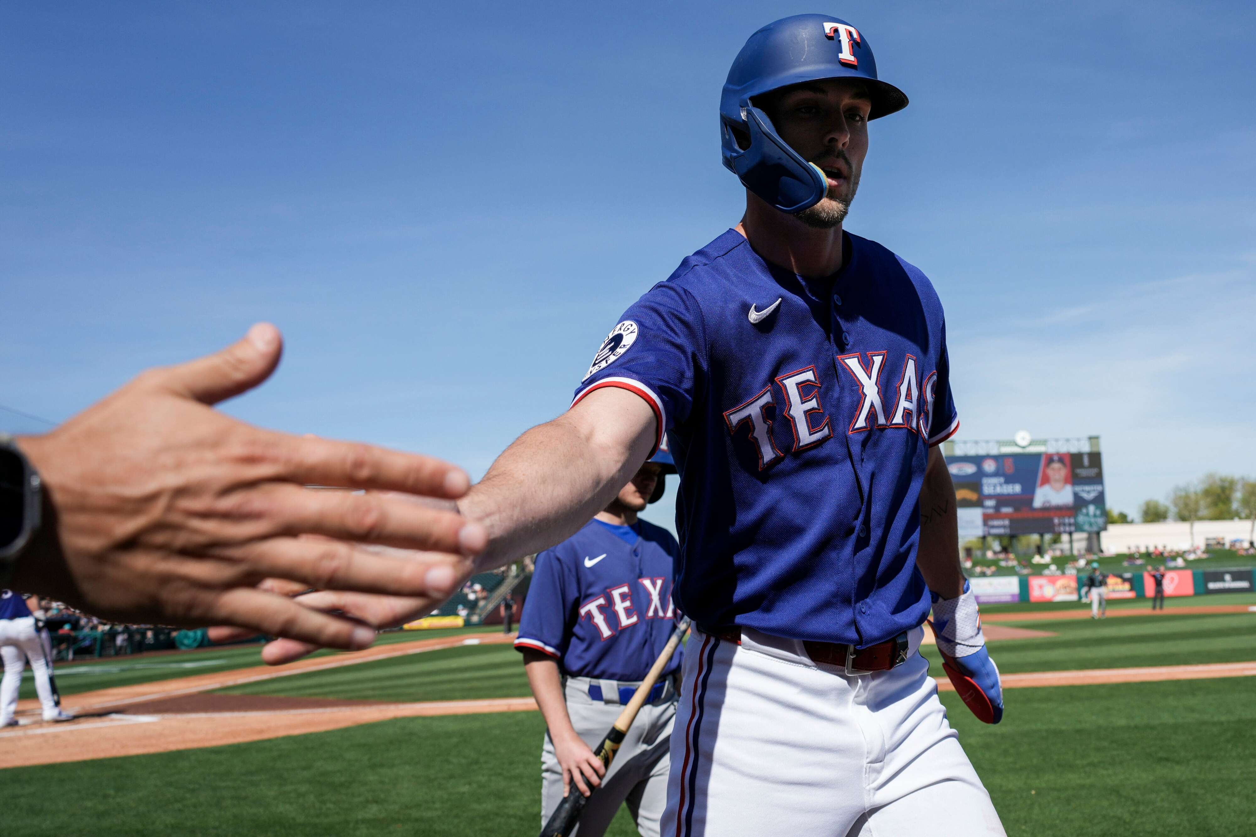 Texas Rangers name Evan Carter as team’s starting center fielder, kind of