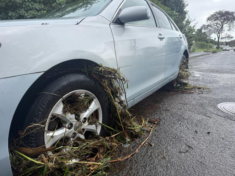 WATCH: Rampant flooding, heavy rain continues across Oʻahu