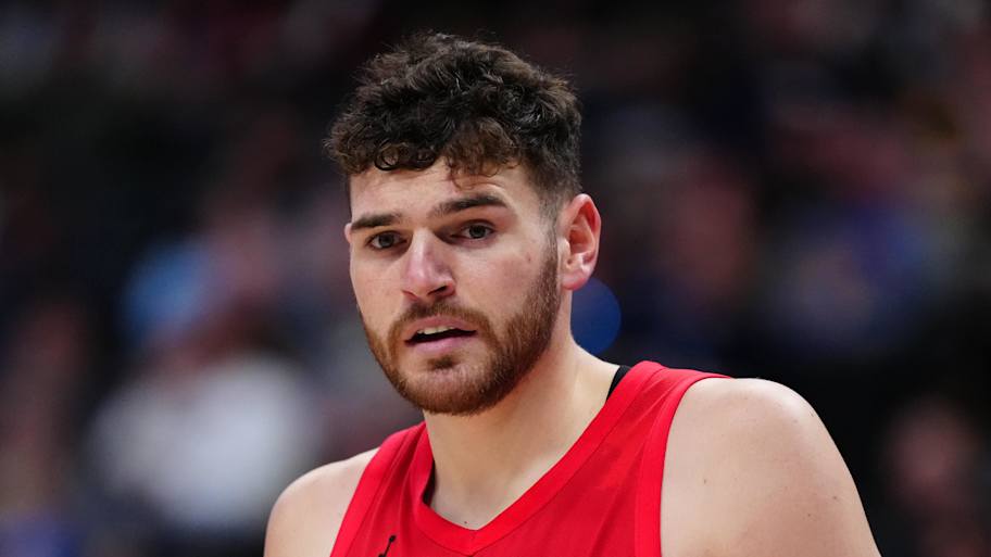 Donovan Clingan is leaving Blazers with an uncomfortable Yang Hansen ...