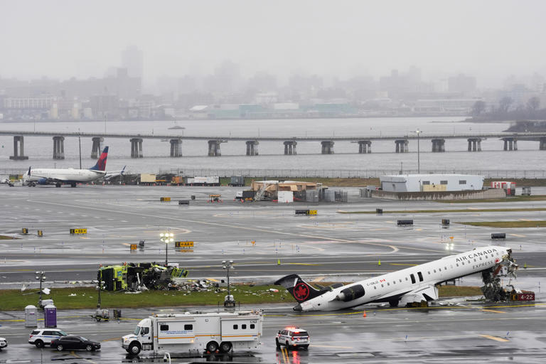 Video shows moments before fatal crash between jet, fire truck at ...