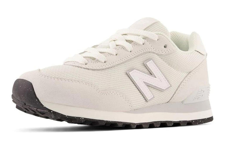 We found Scarlett Johansson’s podiatrist-approved sneakers — shoppers ...