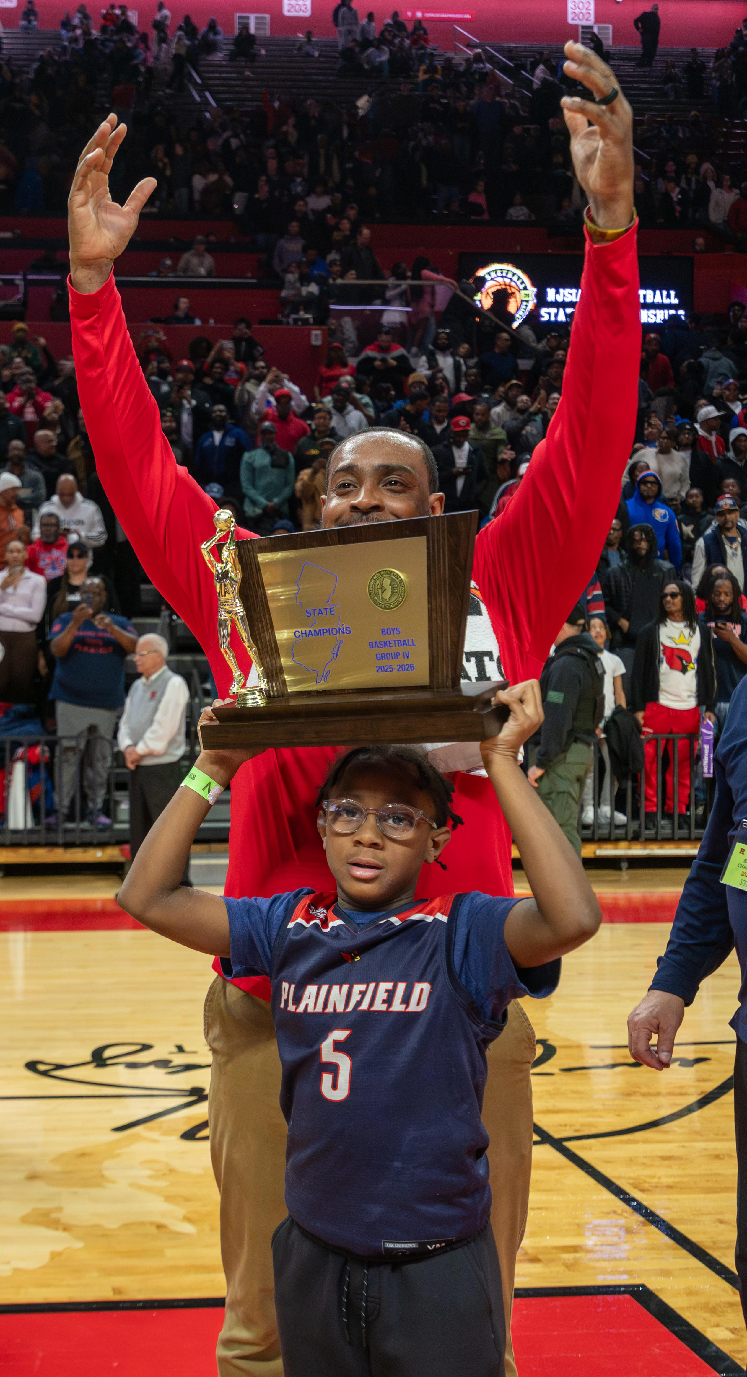 Boys basketball links to the CN and HNT all-area honors package
