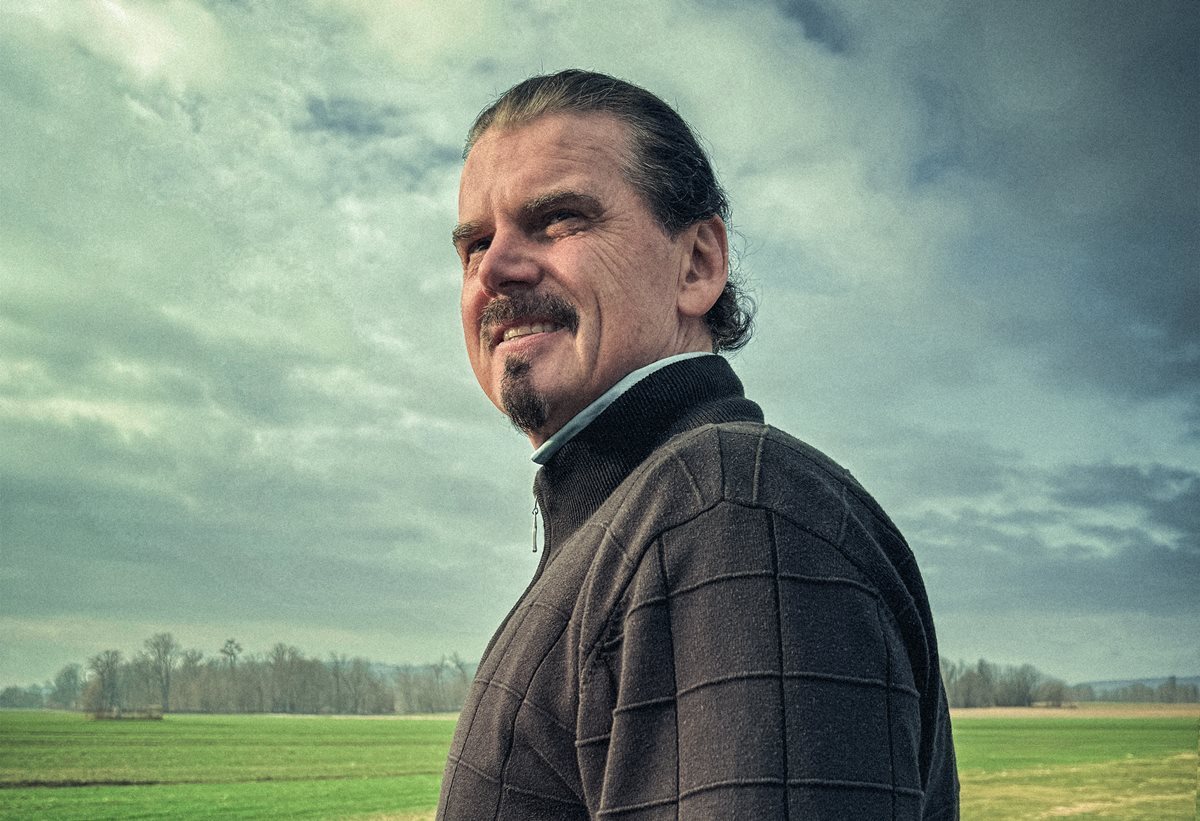 Go away with ... Neb Chupin