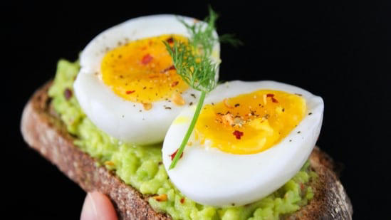 AIIMS-trained gastroenterologist lists 4 effects of eating eggs every ...