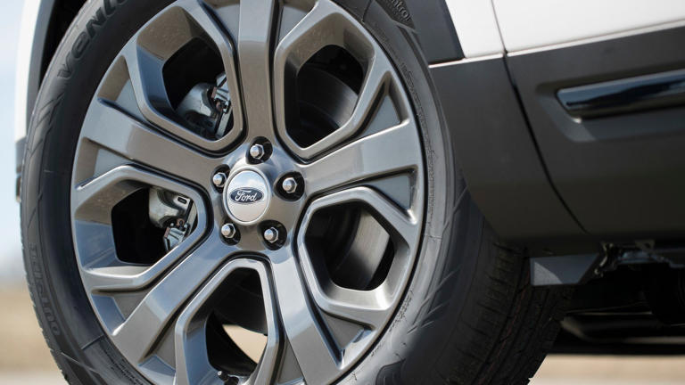 The full-size Ford SUV with a twin-turbo V6 is a well-rounded family ...