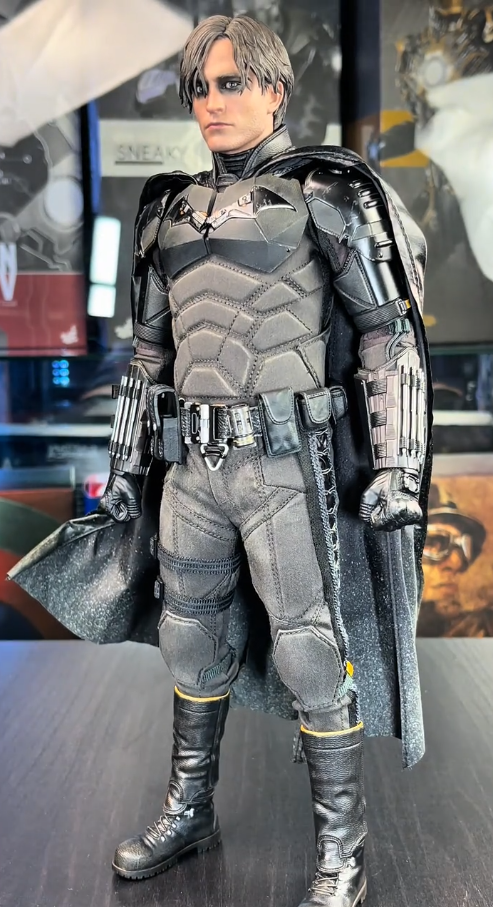 The Batman figure check and adjustment