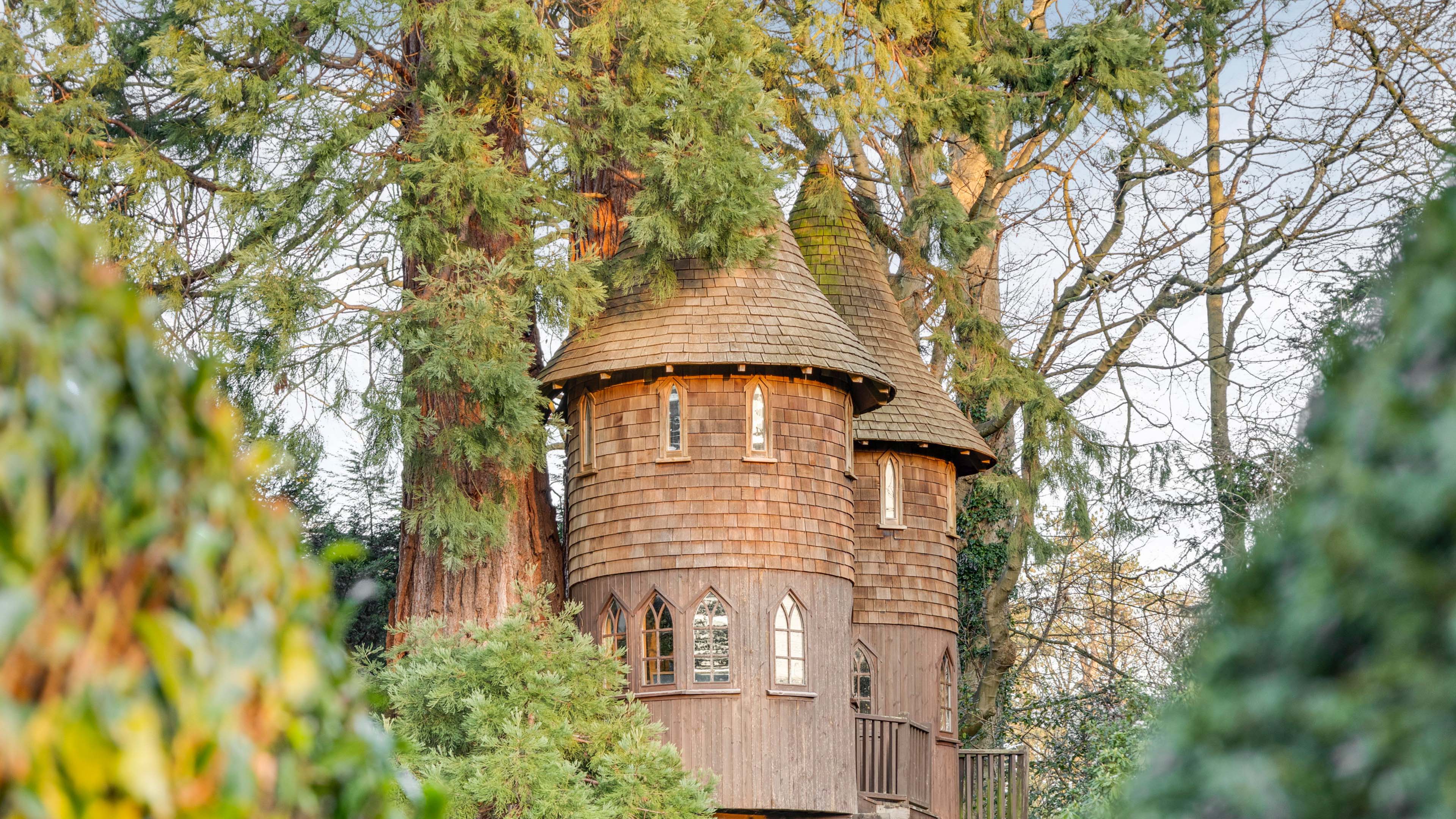 £5m country estate with 'ultimate' treehouse castle up for sale