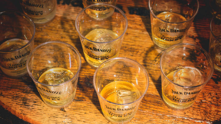 The major differences between Jack Daniel's Single Barrel and Old No. 7