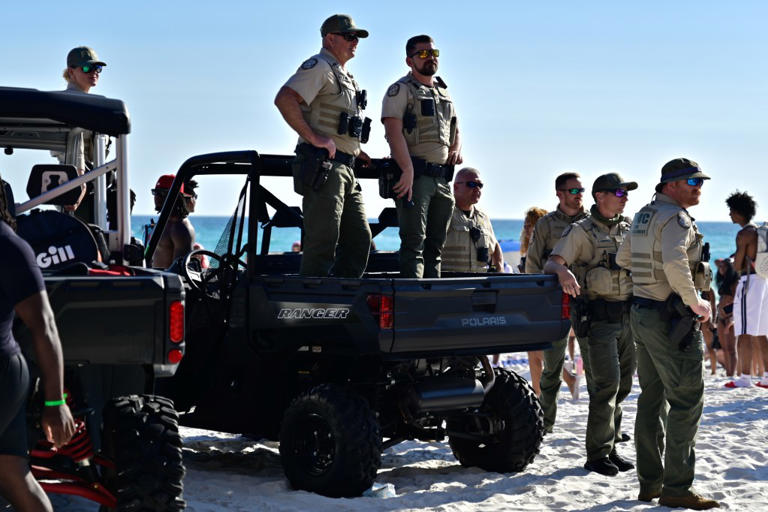 How spring breakers’ drunken flash mobs turn Florida towns, beaches ...