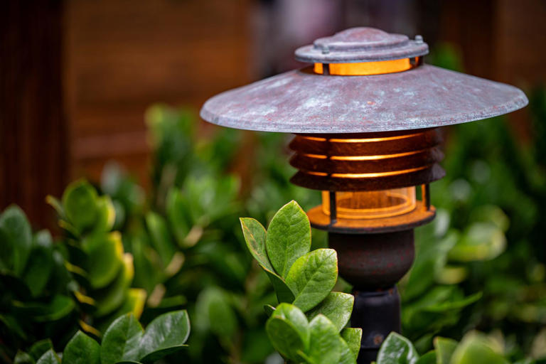 Don’t buy garden lights before checking these 5 key details