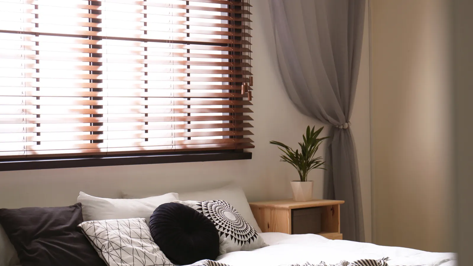 A five minute install made this smart blind gadget a daily essential