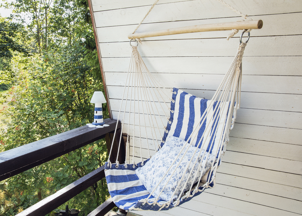 20 budget-friendly DIY outdoor furniture projects