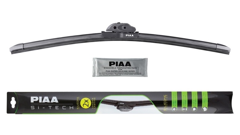 6 of the best windshield wiper blades for winter (according to reviews)