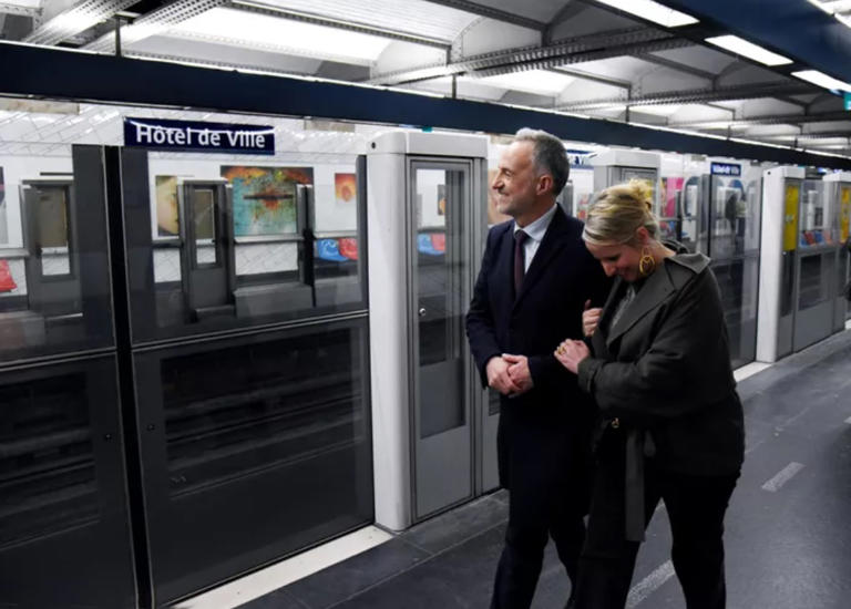 Emmanuel Grégoire : sa compagne Claire Peyron attire tous les regards ...