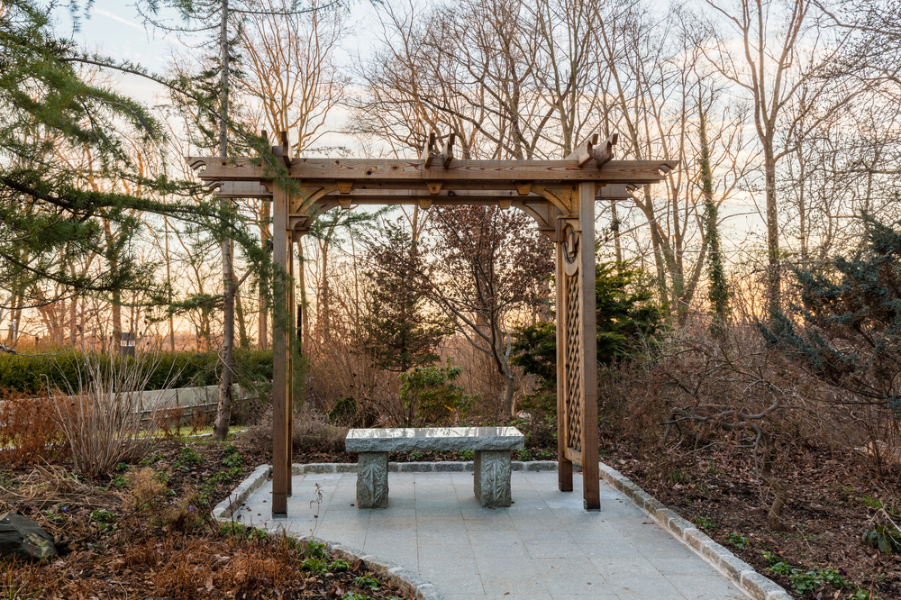 20 budget-friendly DIY pergola ideas for your backyard