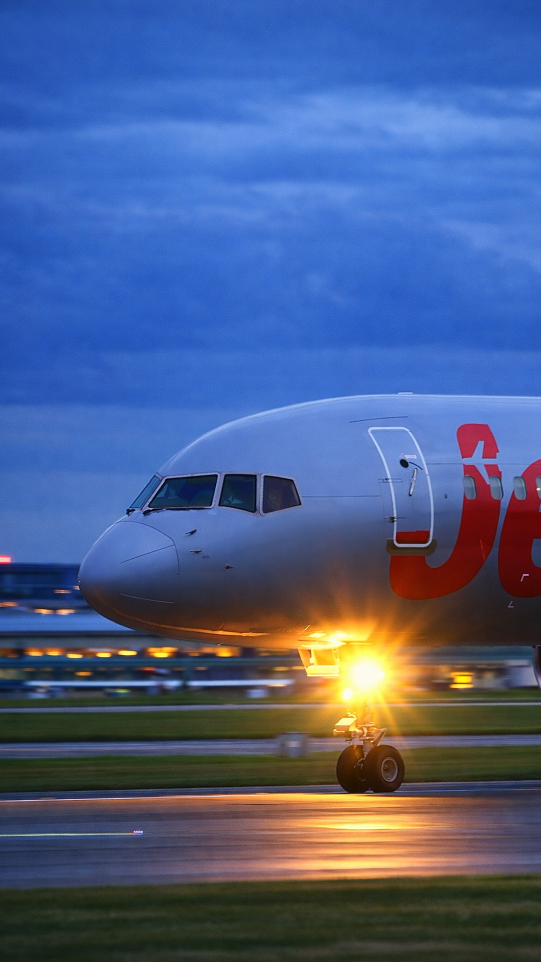 Loud engine start on a Boeing 757